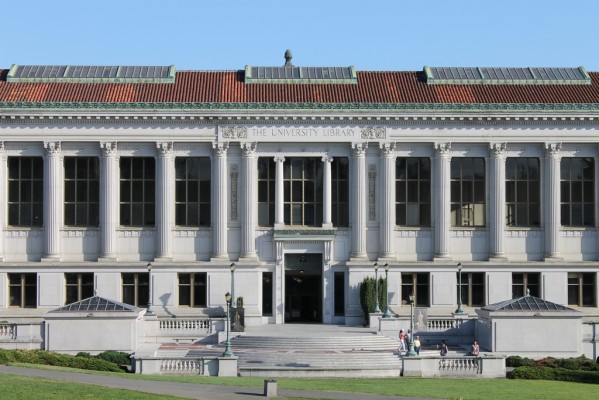 Front Of Doe Library, Uc Berkeley By K - Doe Memorial Library - 1024x683 Wallpaper - teahub.io