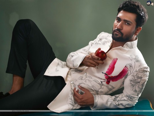 Vicky Kaushal Cute - 1000x600 Wallpaper - teahub.io
