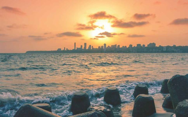 The Jaw Dropping View Of Sunset At Marine Drive, Mumbai - Sea - 972x606 ...