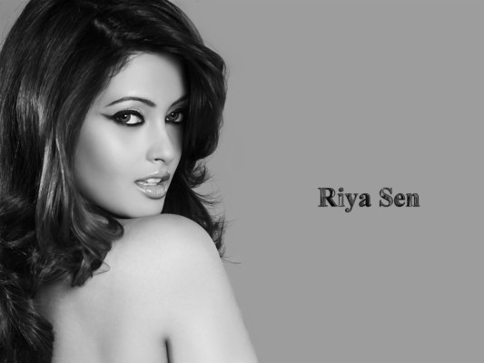 Riya Sen Bollywood Actress Hd Wallpaper ~ Entertainmentz - Riya Sen Hot ...