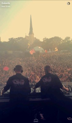 Galantis Wallpaper Wp600418 - Crowd - 600x1024 Wallpaper - teahub.io