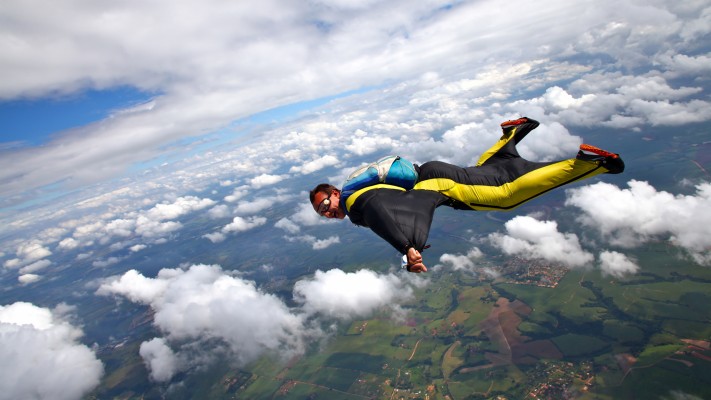 Men Sky Diving - 2560x1440 Wallpaper - teahub.io