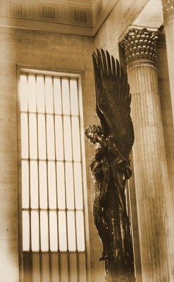Angel-30thststation - Statue In Philadelphia Train Station - 633x1024 ...