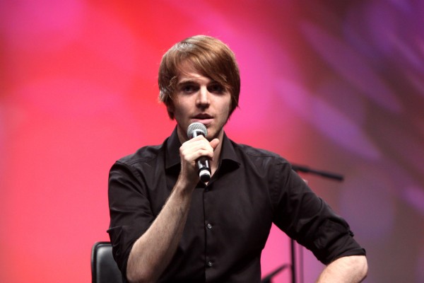 Shane Dawson And Guy From Shrek - 1920x1080 Wallpaper - teahub.io