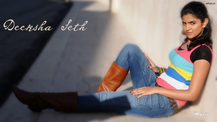 Deeksha Seth Hot Hd Cleavage Navel Image - Navel Show Hot Navel ...