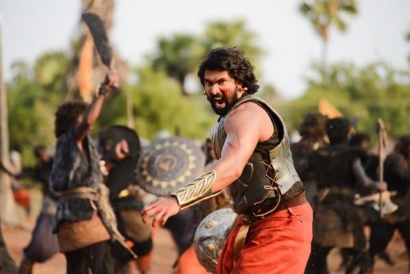 Baahubali 2 The Conclusion Hd Wallpaper - Bahubali Killing Scene ...