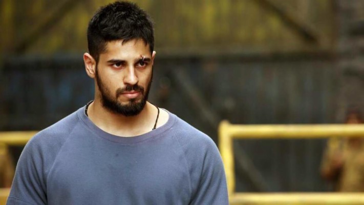 Sidharth Malhotra As Pvc Captain Vikram Batra In `shershaah` - Sher ...