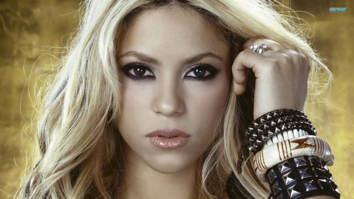 Shakira Photoshoot 2005 - 2560x1024 Wallpaper - teahub.io