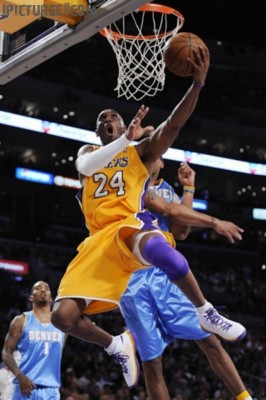 Kobe Bryant Wallpaper Layup - 640x960 Wallpaper - teahub.io