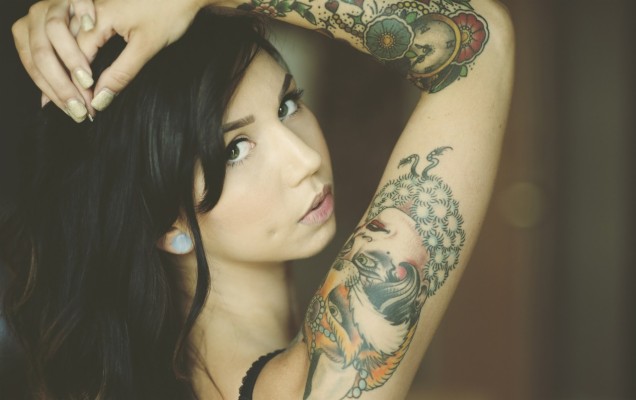 Tattooed Girl Wallpapers Tattooed Girl 1280x804 Wallpaper