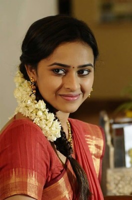 Jeeva Movie Sri Divya - 1892x2828 Wallpaper - teahub.io