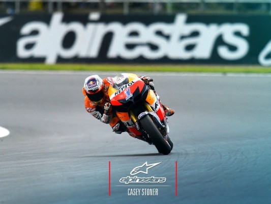 Valentino Rossi Wet Race - 960x720 Wallpaper - teahub.io