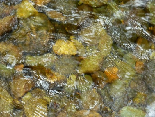 Pebbles In Home Creek - Water Running Over Stones - 2731x2048 Wallpaper ...