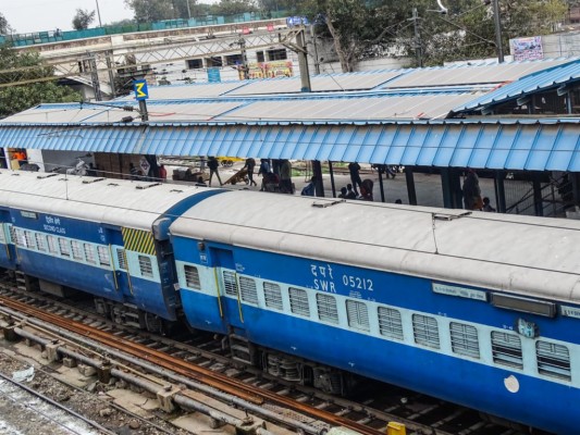 Platform New Delhi Railway Station - 1024x768 Wallpaper - teahub.io